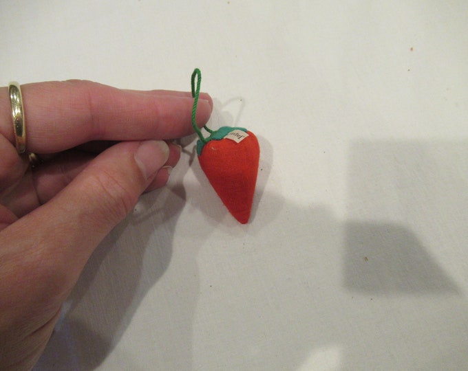 Red Emery Strawberry Pincushion, Needle Cleaner, Vintage Sewing, 1.5 ...