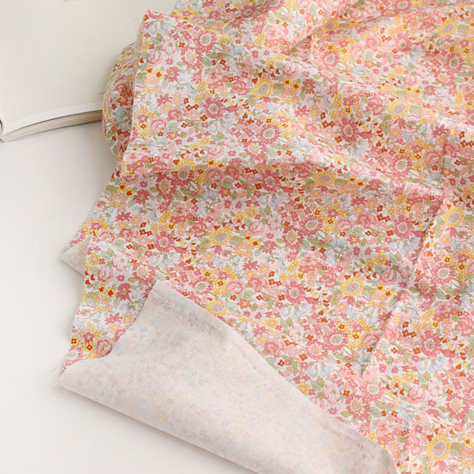 Cotton Fabric Flower Pattern by the Yards 44 Cozy Tone - Etsy