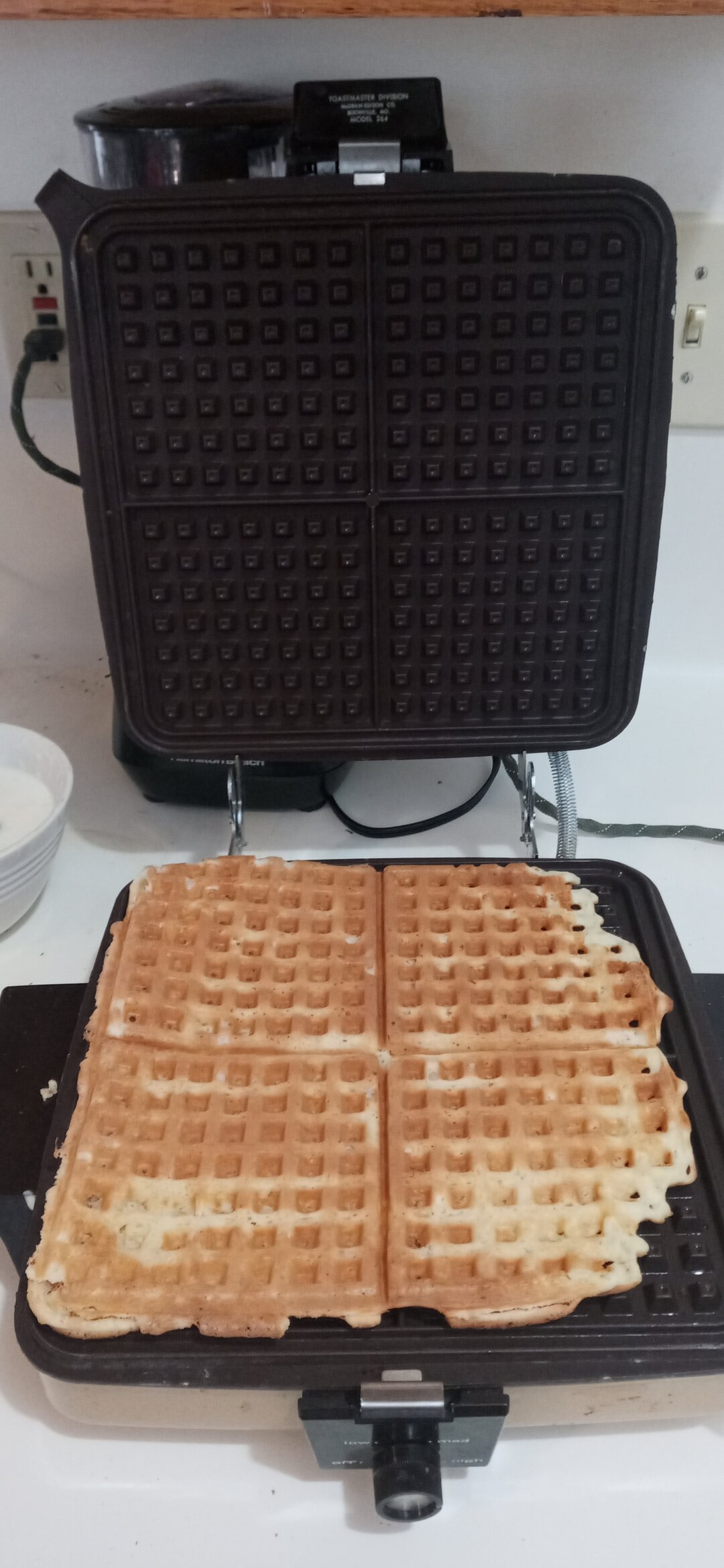 Large TOASTMASTER Yellow Waffle Iron, 70's Retro Kitchen, Vintage - Etsy