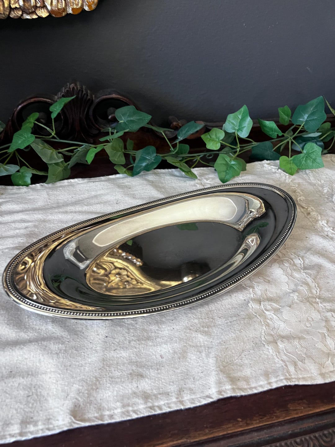 Vintage Oneida USA Silver Plate Beaded Edge Bread Tray - Etsy