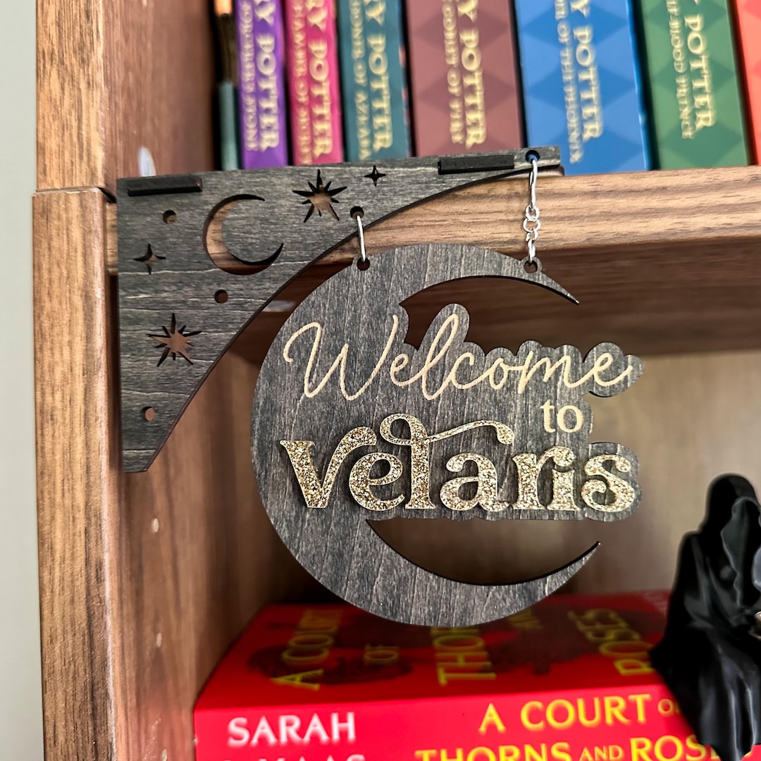 Velaris Bookshelf Corner Bracket: ACOTAR Inspired Wooden Corner Decor ...