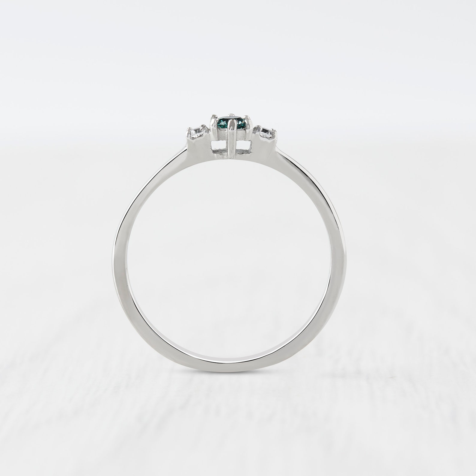 Natural Green Sapphire and White Sapphire 3 Stone Trilogy Ring - Etsy