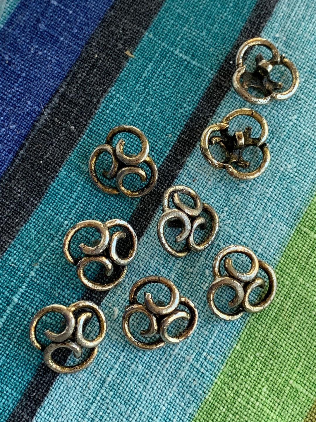 Vintage 60’s Buttons Lot of 8 Cast Metal Moderne’ Swirls - Etsy
