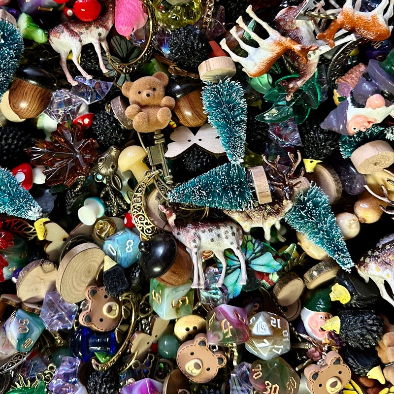 Tiny Trinket Gifts - 60+ Gift Ideas for 2025