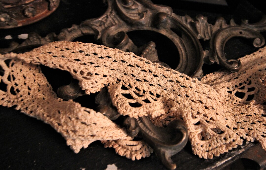 Antique Thread Crochet Trim - Handcrocheted Scalloped Trim - Textile ...