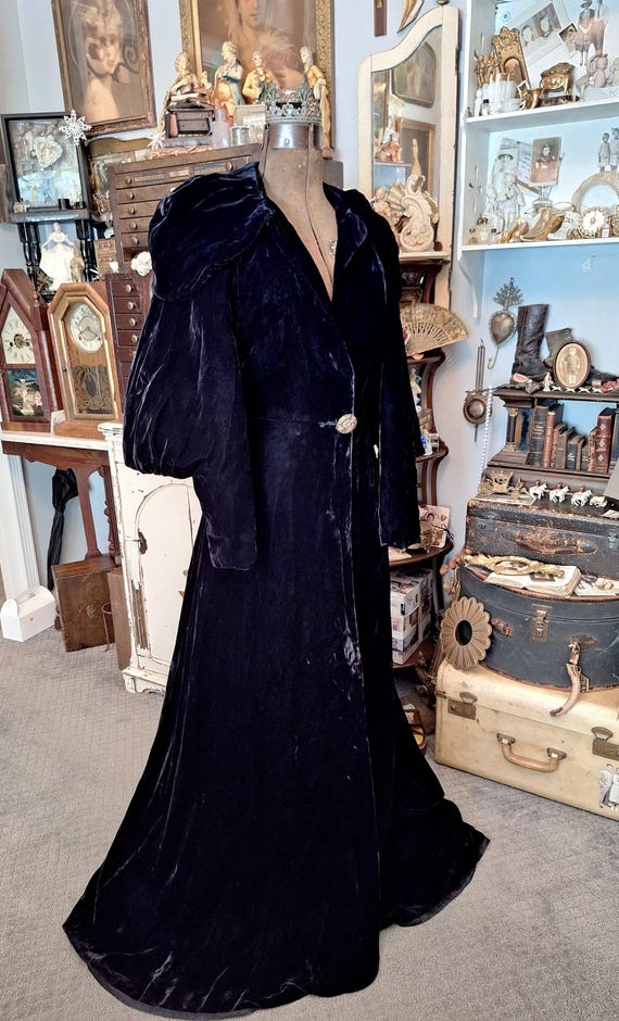 Antique Velvet Opera Coat - 1930s Black Opera Coat - … - Gem