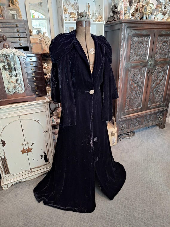 Antique Velvet Opera Coat - 1930s Black Opera Coat - … - Gem