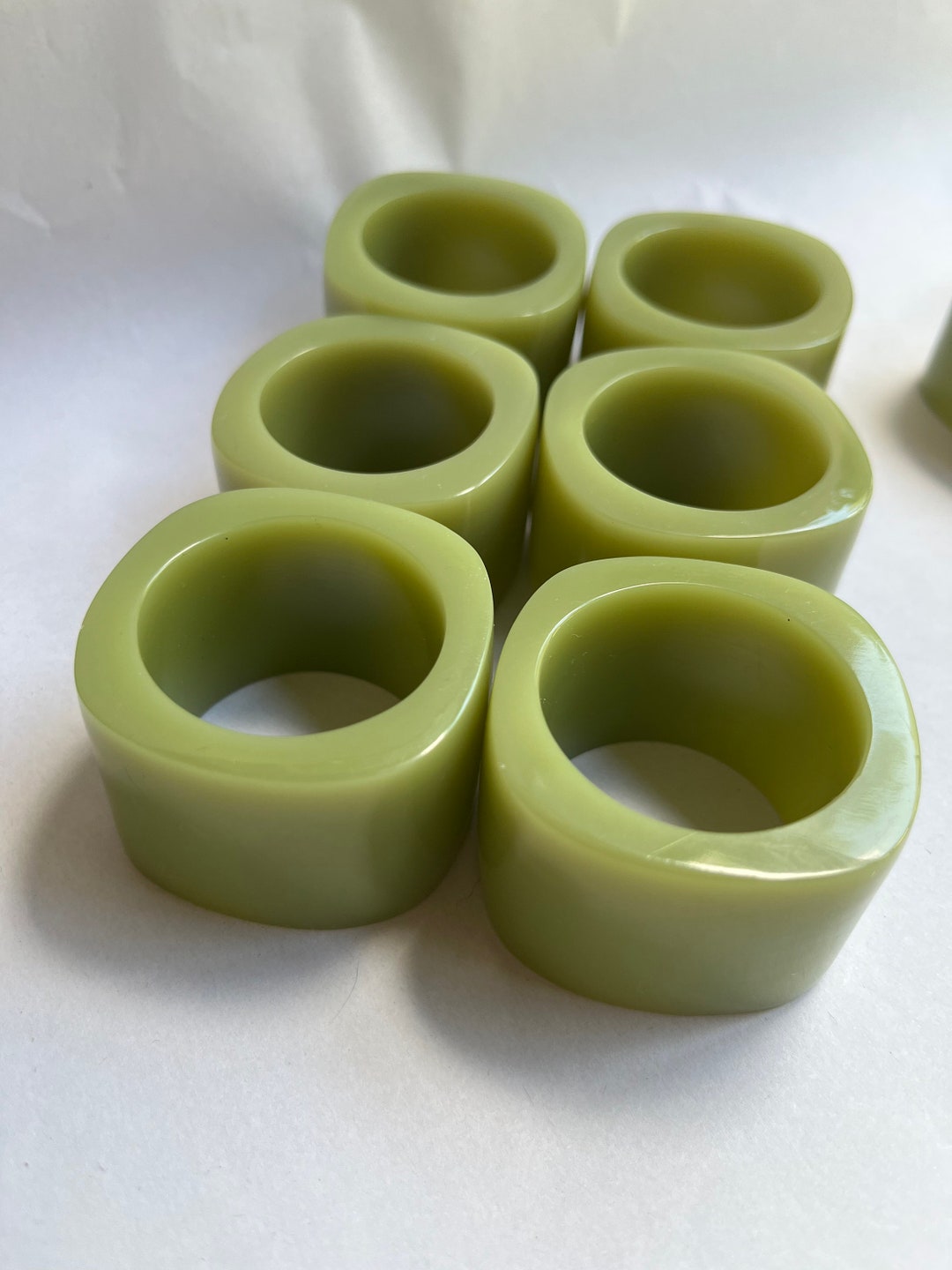 Vintage Jade Green Bakelite Napkin Ring Set - Etsy