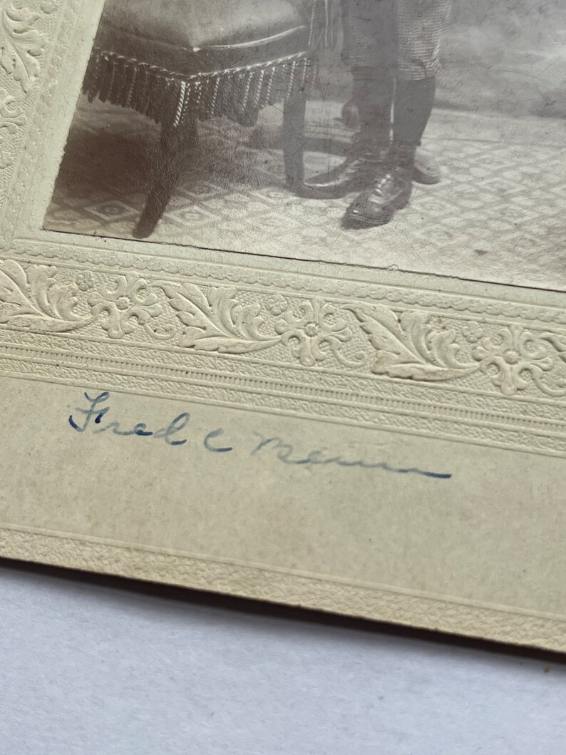 Victorian Fred Reeves Portrait With Leaves and Fleur De Cross - Etsy