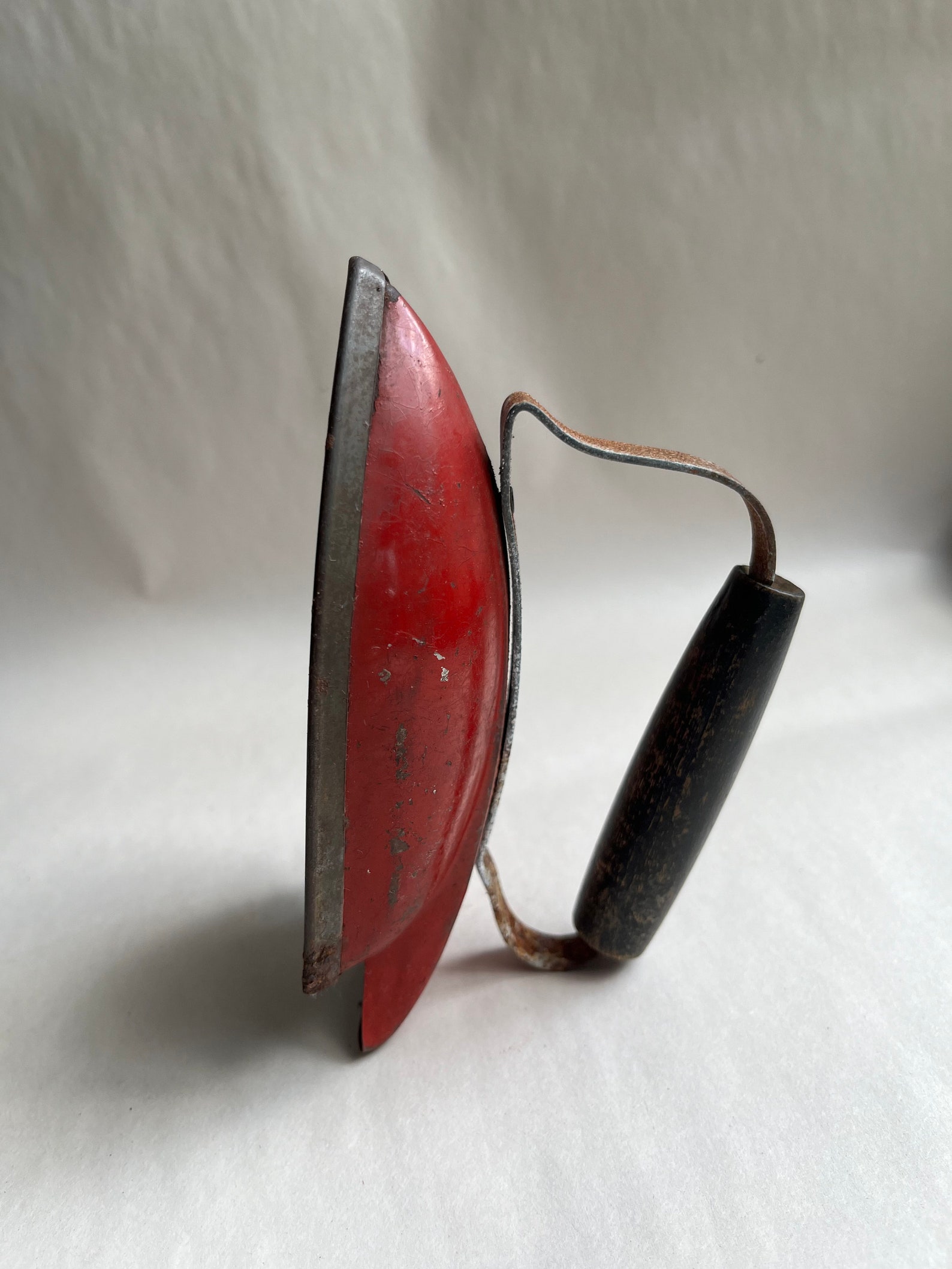 Vintage Sunny Suzy Red Tin Toy Iron by Wolverine Supply Co Pittsburgh ...