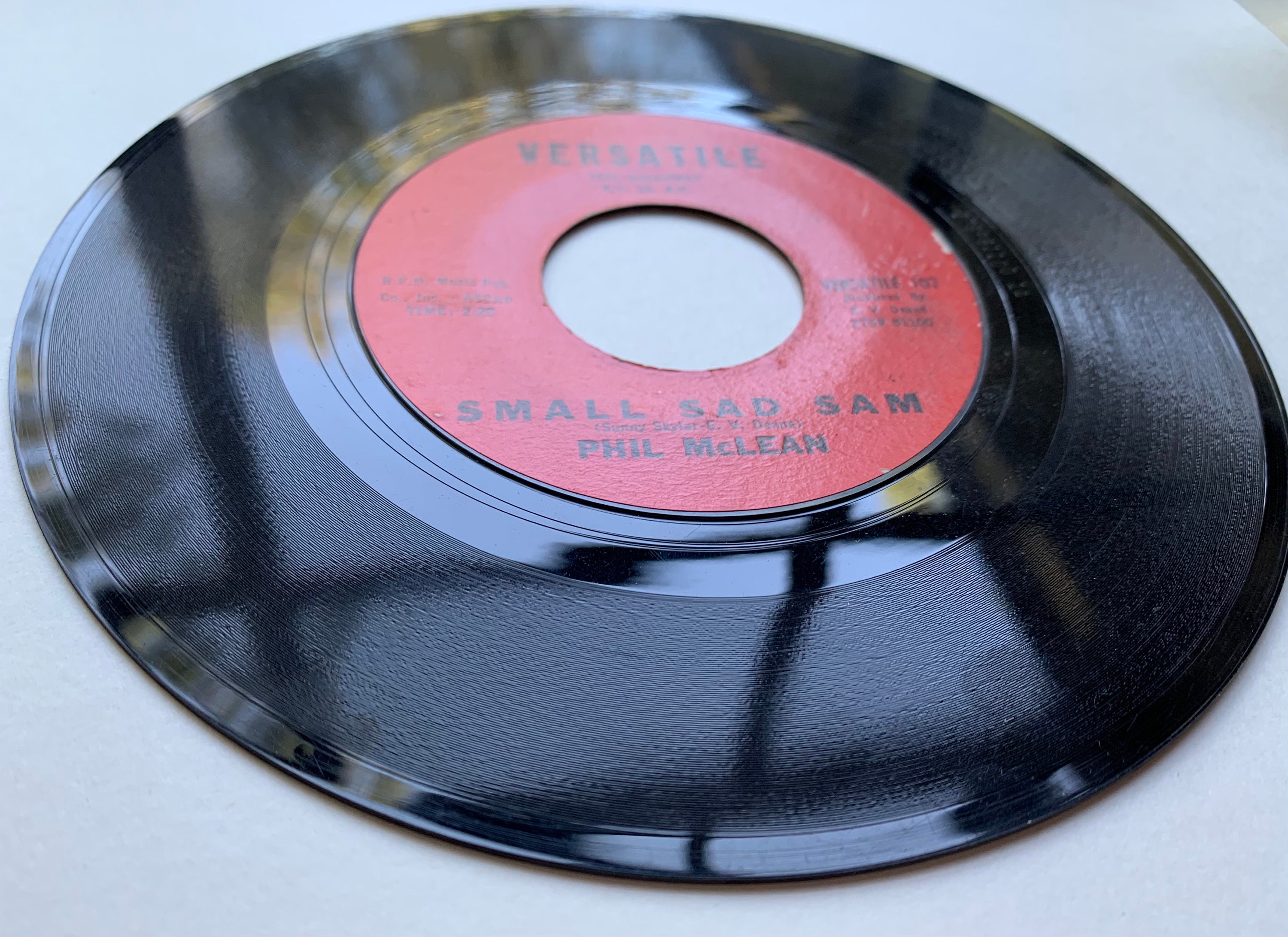 Versatile 45 Vinyl Record Phil Mclean Small Sad Sam & Chicken - Etsy