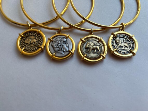 Vintage Elizabeth Taylor Roman Coin Charm Bangle Brac… - Gem