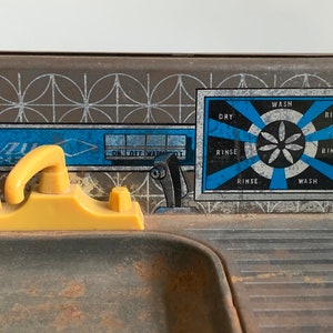 Vintage Sunny Suzy Tin Toy Kitchen Sink by Wolverine Toy Company ...