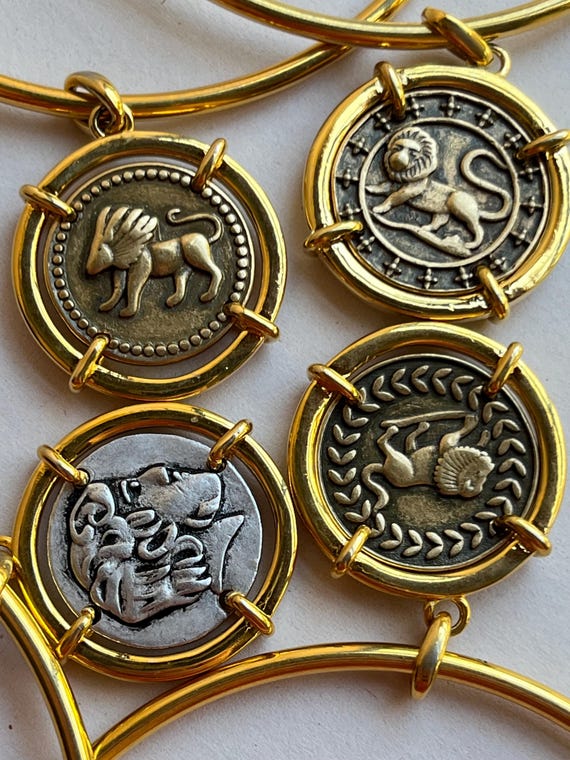 Vintage Elizabeth Taylor Roman Coin Charm Bangle Brac… - Gem