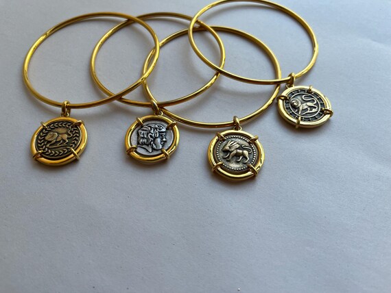 Vintage Elizabeth Taylor Roman Coin Charm Bangle Brac… - Gem