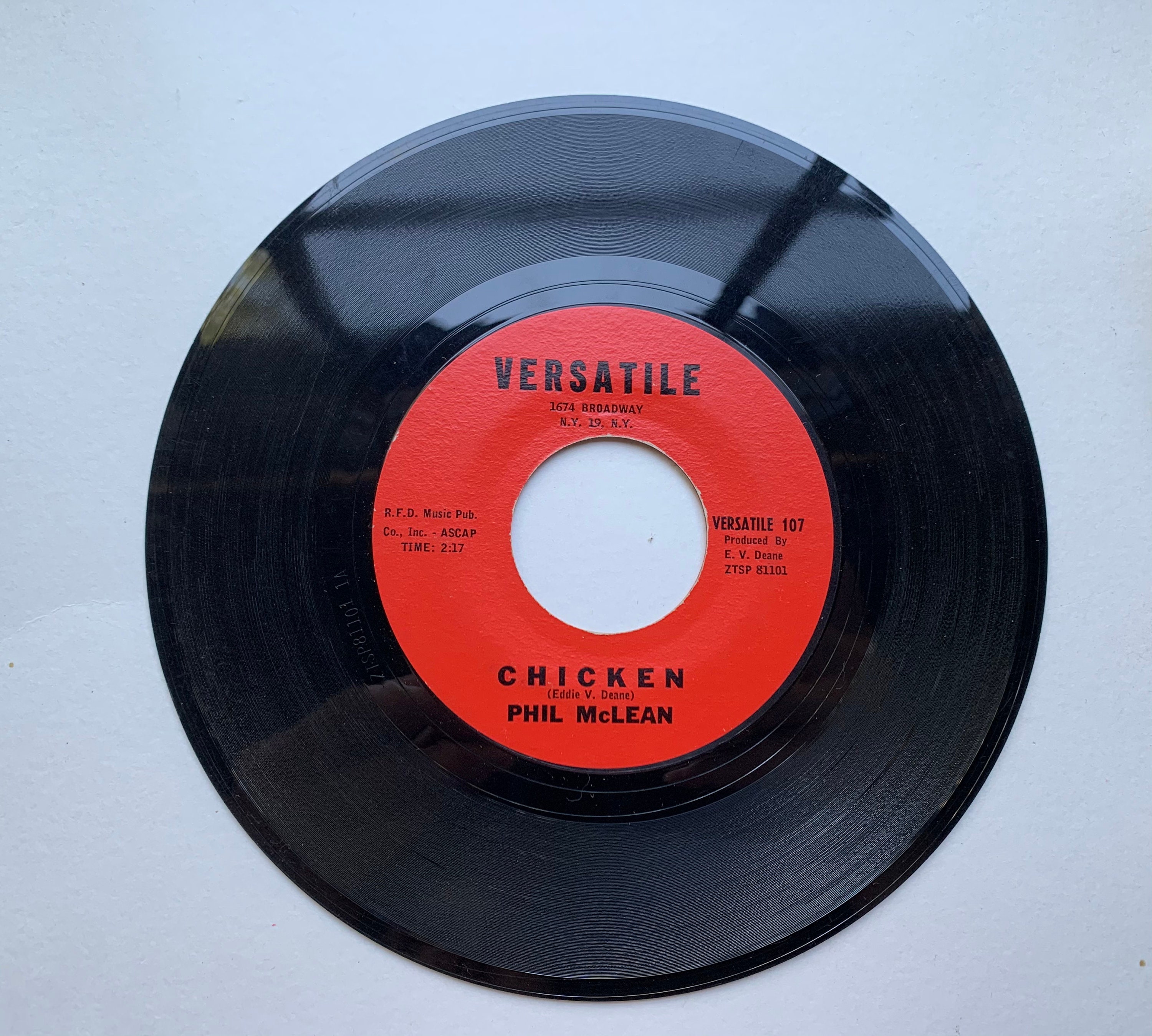 Versatile 45 Vinyl Record Phil Mclean Small Sad Sam & Chicken - Etsy