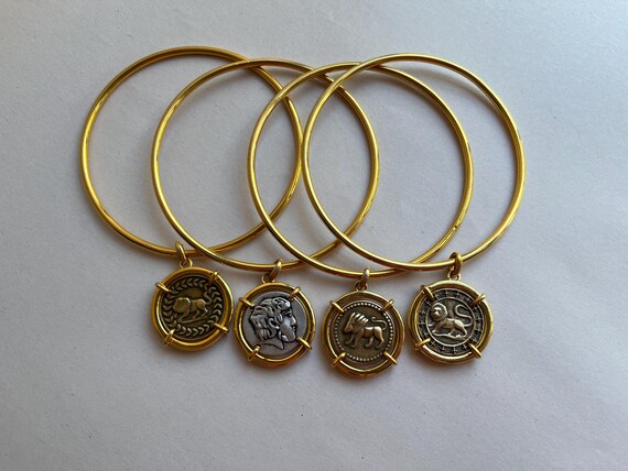 Vintage Elizabeth Taylor Roman Coin Charm Bangle Brac… - Gem