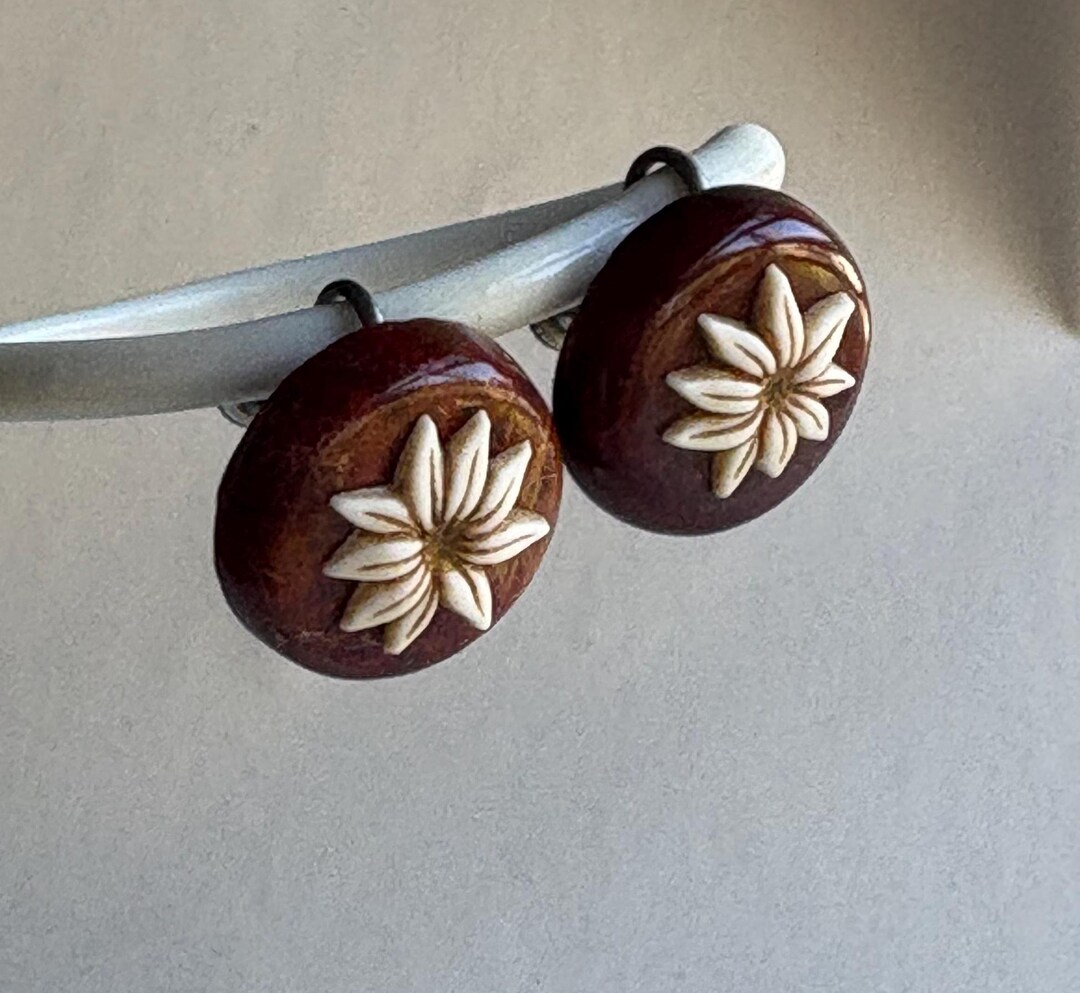 Vintage White Daisy Round Celluloid Screw-back Earrings, Tropical Faux ...