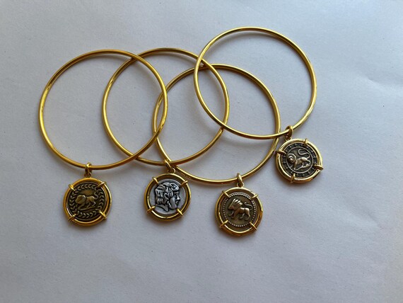 Vintage Elizabeth Taylor Roman Coin Charm Bangle Brac… - Gem