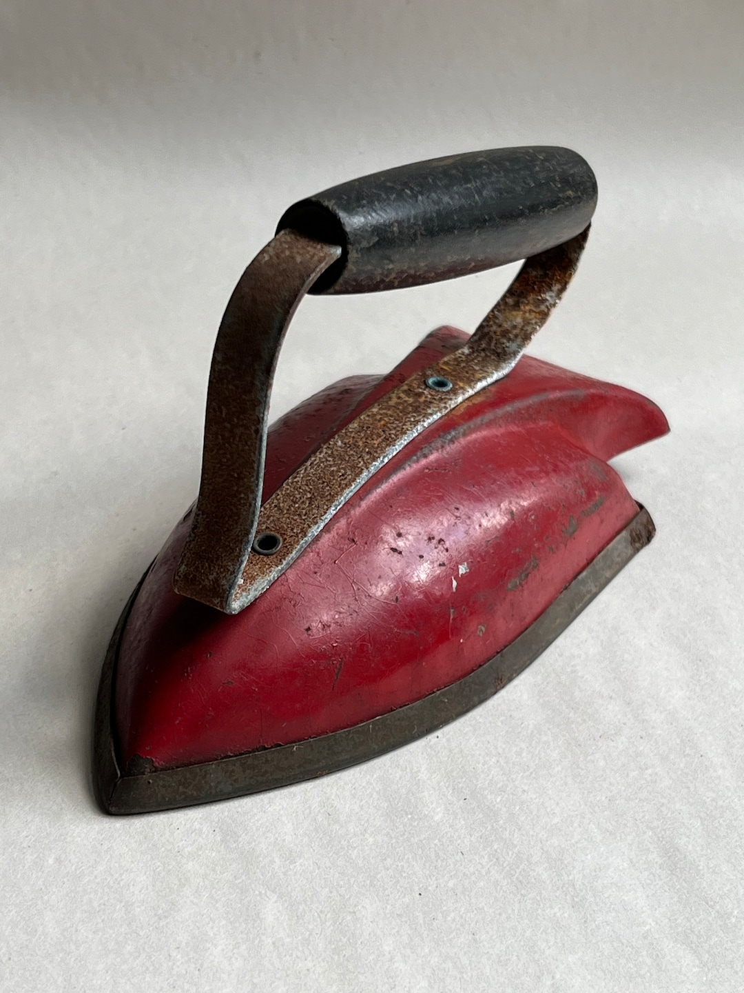 Vintage Sunny Suzy Red Tin Toy Iron by Wolverine Supply Co Pittsburgh ...