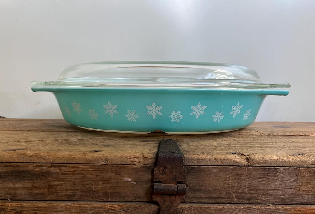 Vintage Pyrex Turquoise Snowflake Glass Divided Baking Serving Dish ...