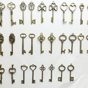 70pcs Vintage Crown Keys Antique Skeleton Keys Pendant Heart Wedding ...
