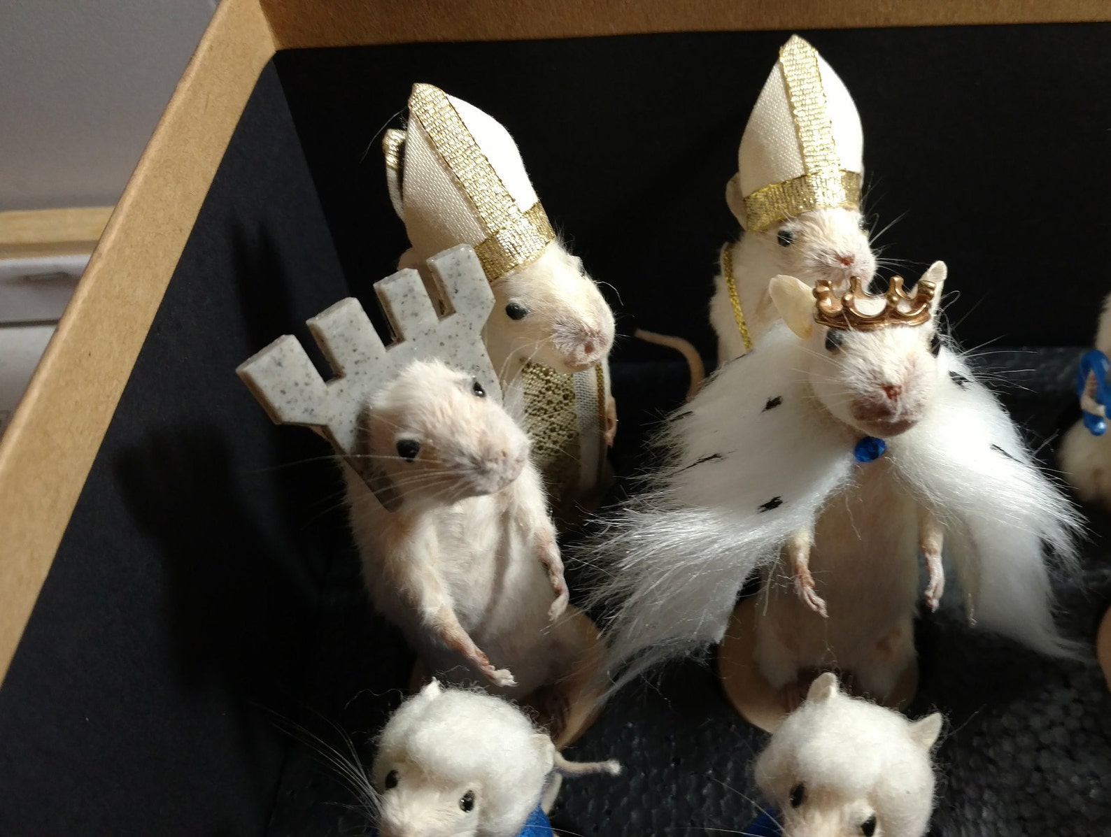 Taxidermy Mouse Chess Set Wooden Board (customization Available) - Etsy