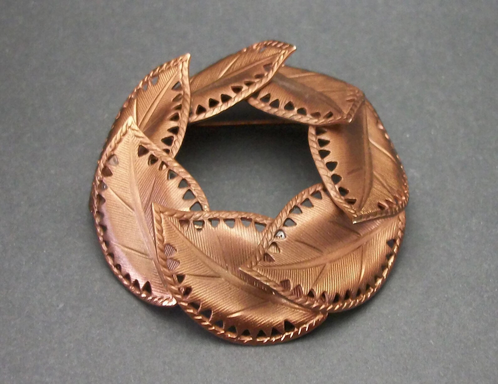 Vintage Copper Leaf Wreath Brooch Circle Pin Lapel Pin 3D Art Nouveau ...