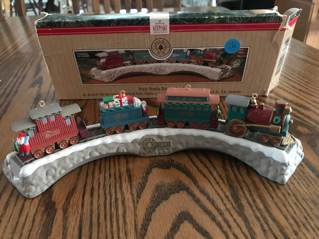 1991 Hallmark Train Trestle Set 5 Pieces, Claus & Co RR, Locomotive ...