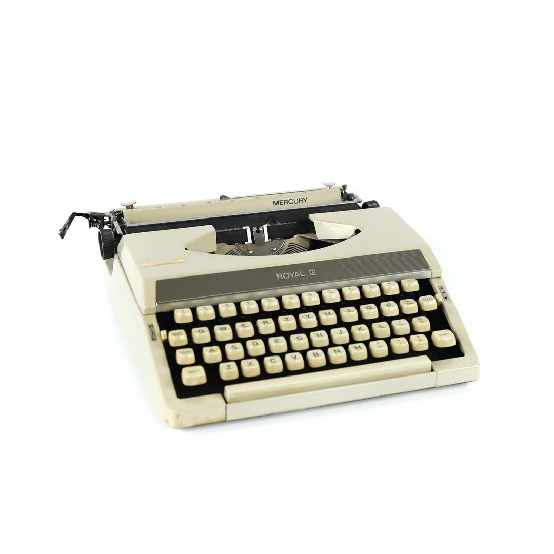 Vintage 70s Royal Mercury Typewriter Made in Japan Manual Portable Case ...