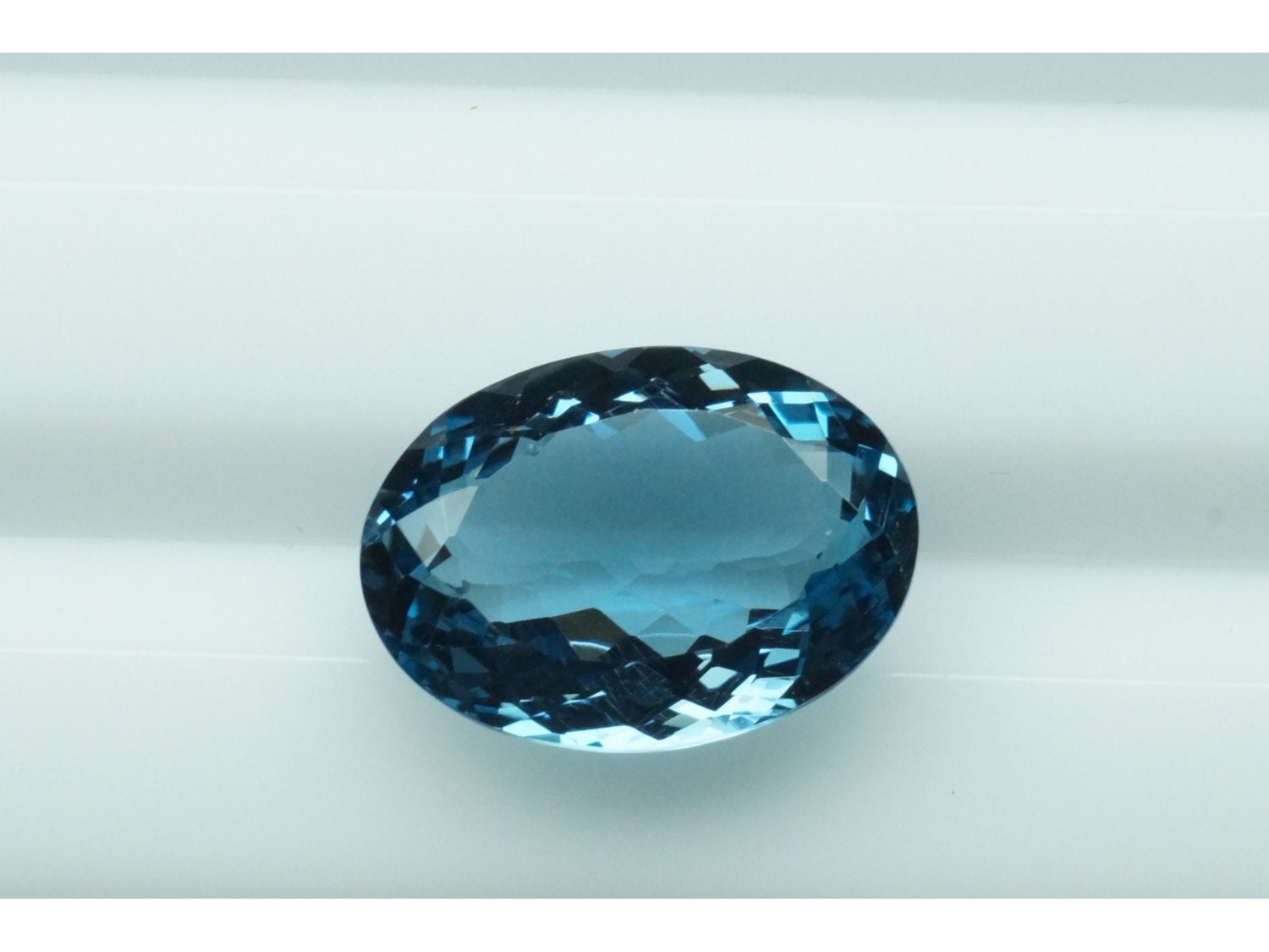 Deep Blue London Blue Topaz Gemstone / Topaz Stone / Faceted - Etsy