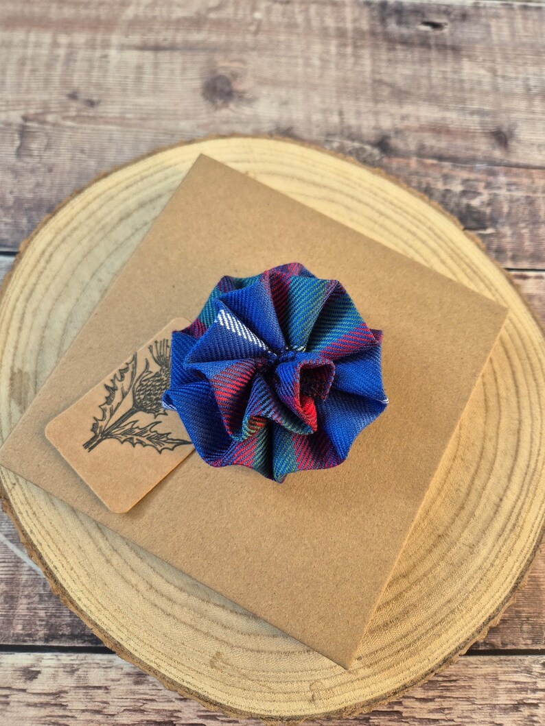 Tartan Flower Brooches: Scottish Wool, Tartan Rosettes. Variety of ...