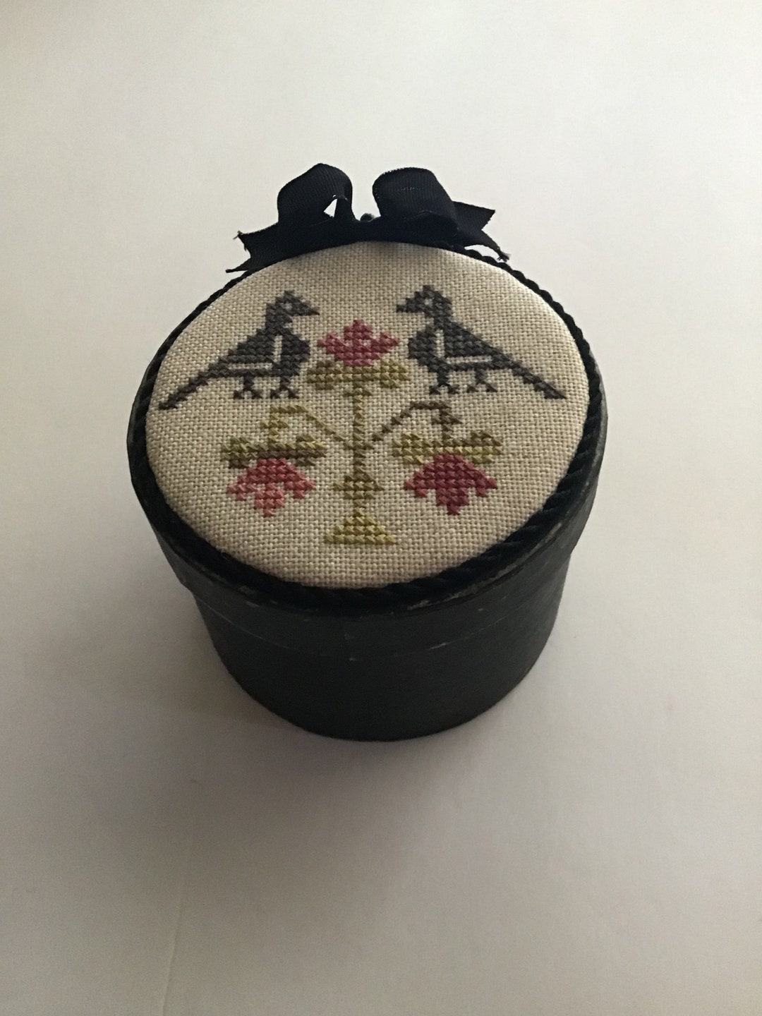 Primitive Blackbird Cross Stitched Button Box. Orts Box. Thimble Box. Threadwork Primitive. - Etsy