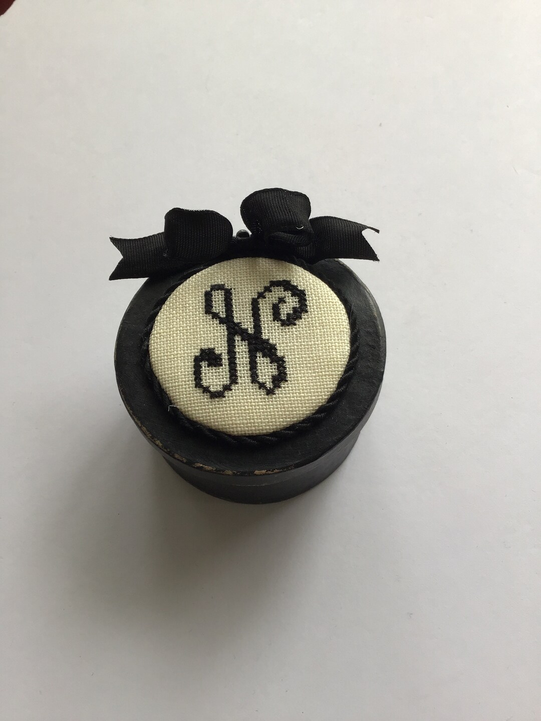 Primitive Button Box Thimble Box With Cross Stitched Monogram Letter “N ...