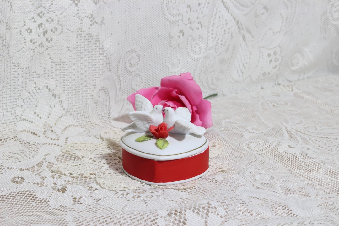 Vintage Lefton Porcelain China Ring Box, White Doves With Heart, Small ...