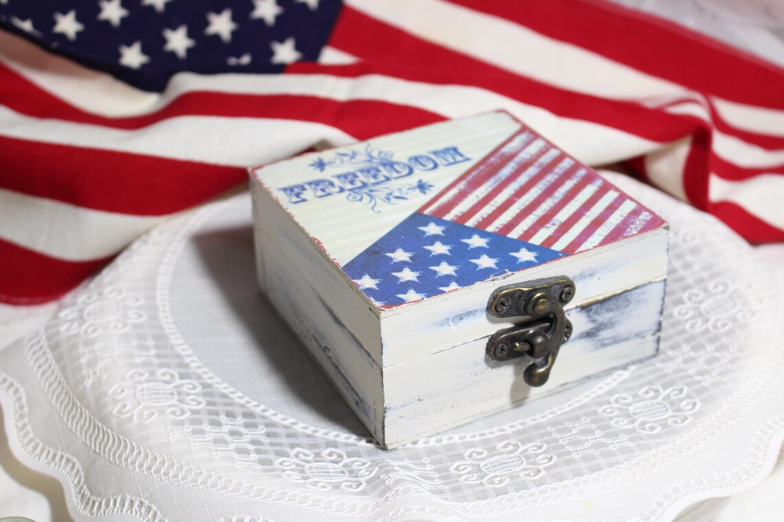 Small Wood Patriotic Storage Box, Square Ring Box, Romantic Hearts ...