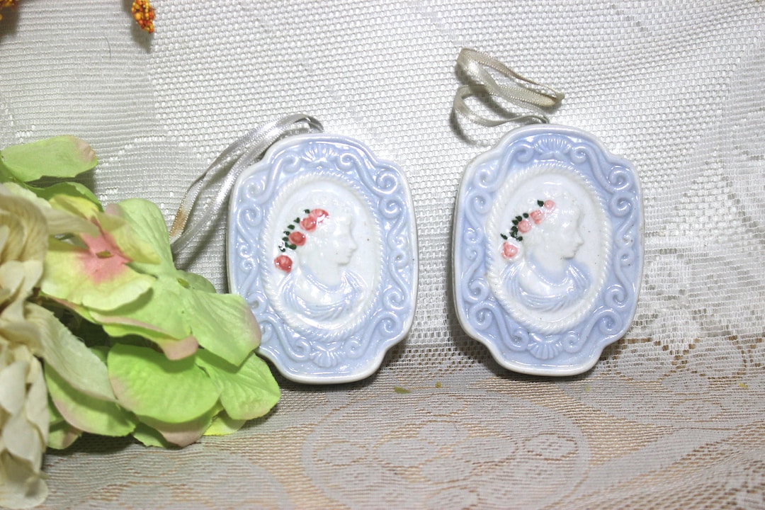 Vintage Ceramic Victorian Medallion Aroma Diffuser - Etsy