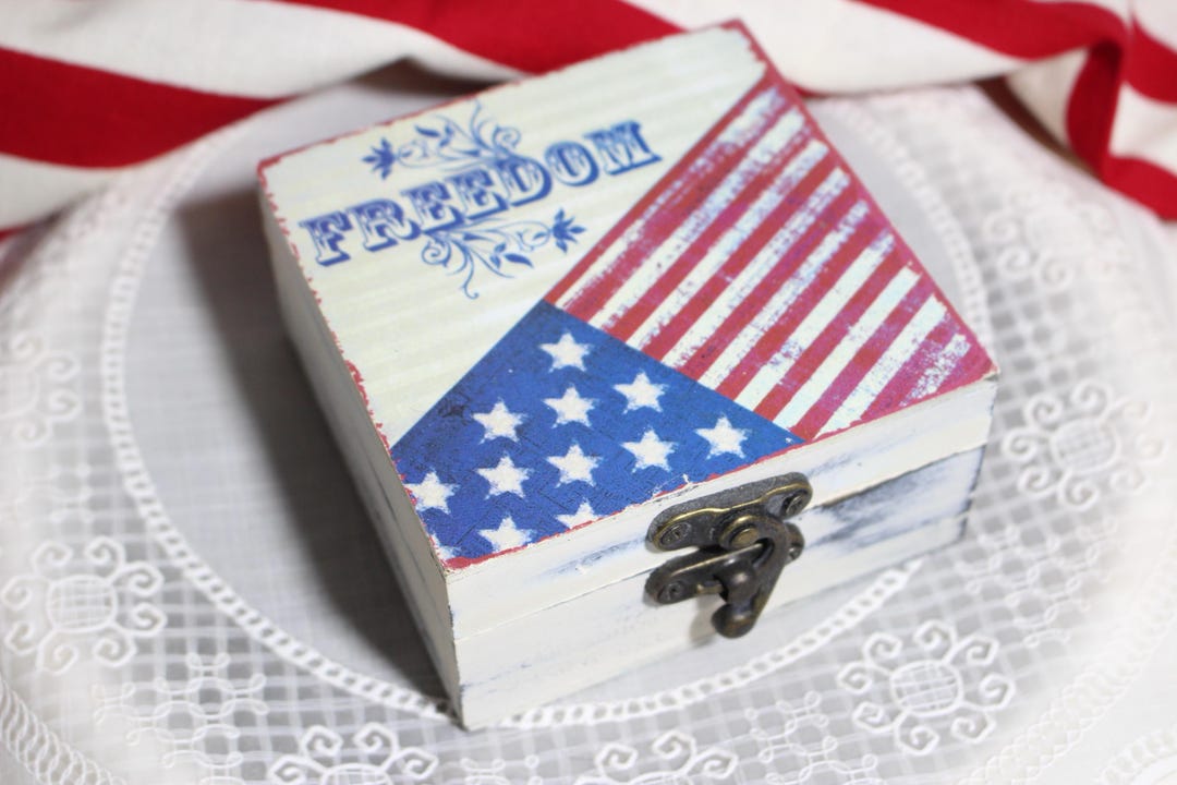 Small Wood Patriotic Storage Box, Square Ring Box, Romantic Hearts ...