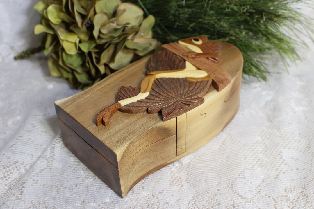 Rainforest Tree Frog Wood Puzzle Box, Handcrafted in Vietnam, Carver ...
