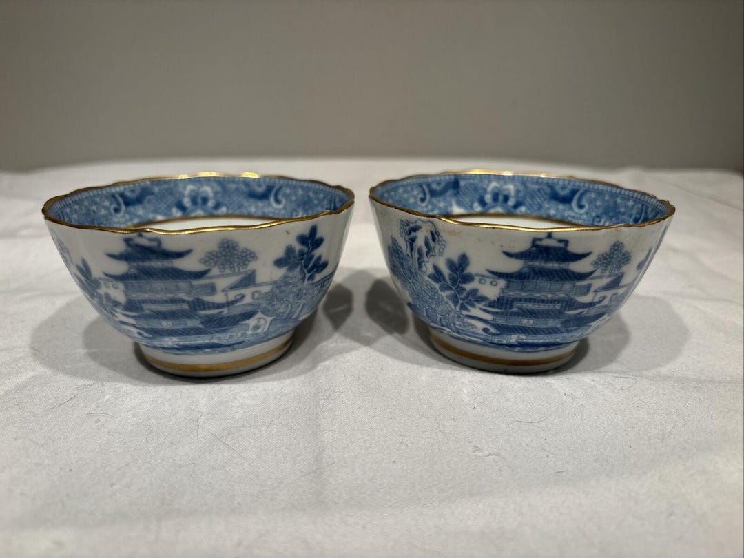 Pair 18th Century Caughley Blue White Porcelain Tea Bowl Willow Pagoda ...