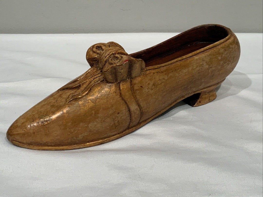 Decorative Hand Carved Solid Wood Victorian Style Shoe Shelf Decor ...