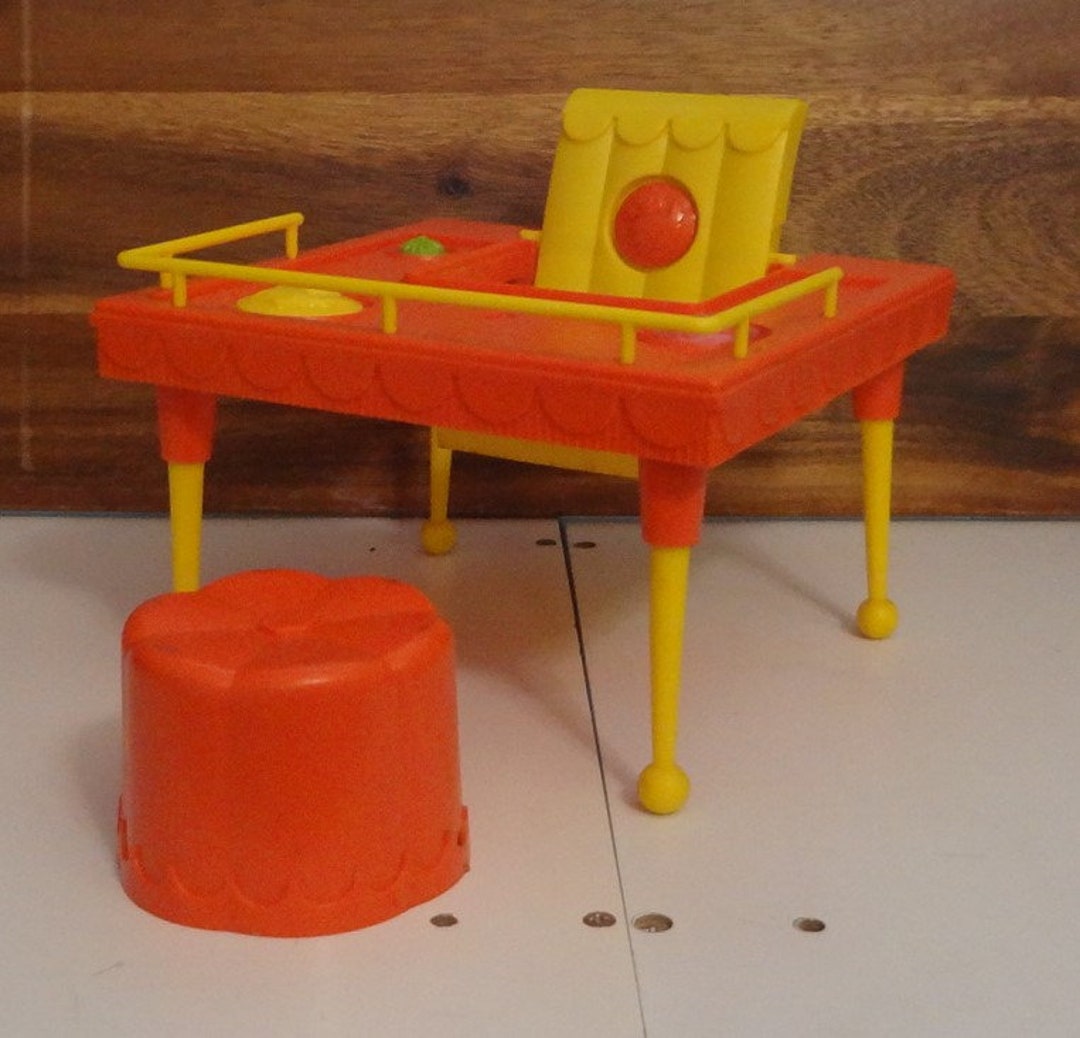 Suzy Cute ~ Feeding Table and Chair - Etsy