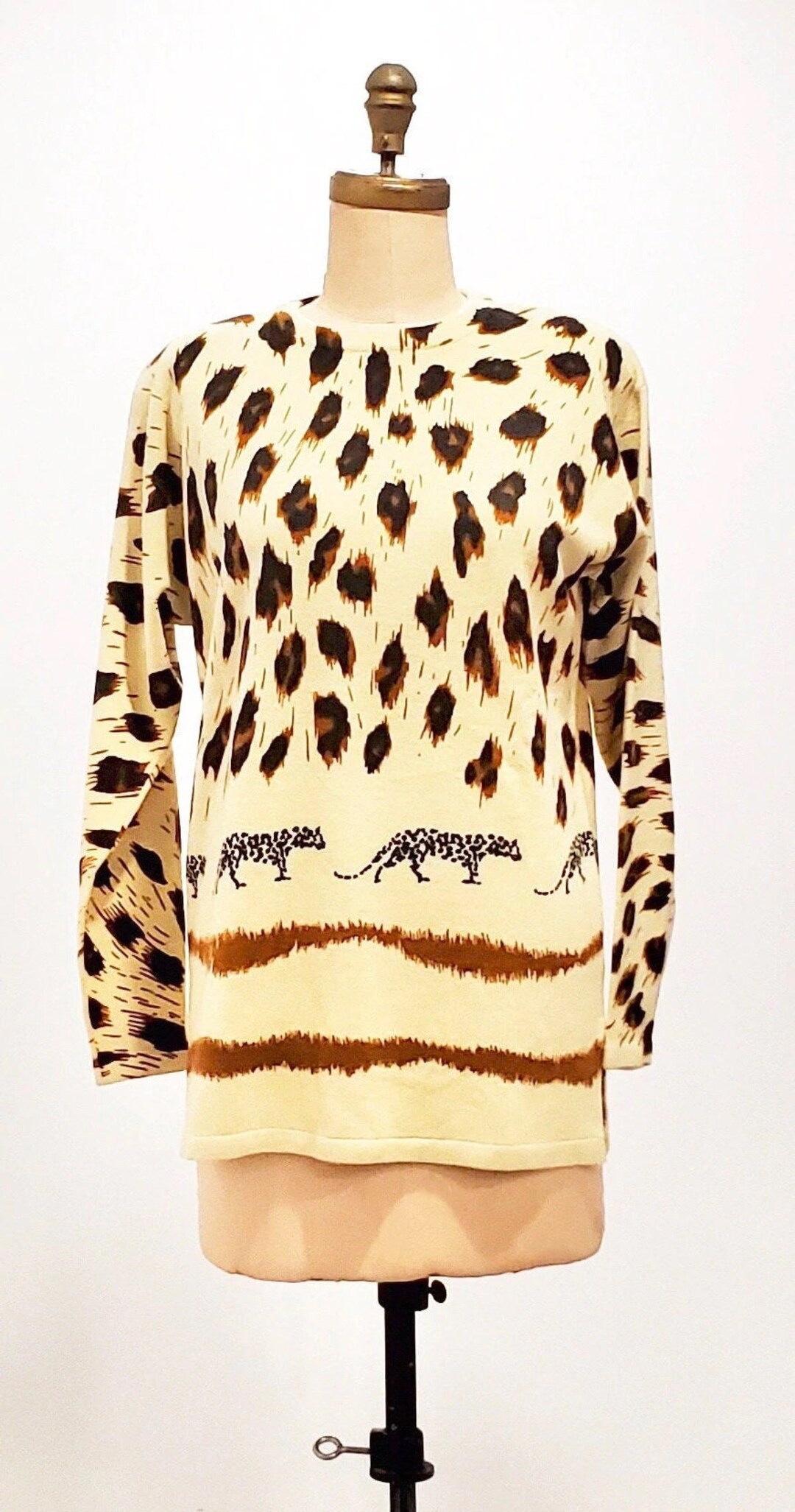 Vintage 1980s Cream Coloured Leopard Print Sweater | 80s Animal Print ...