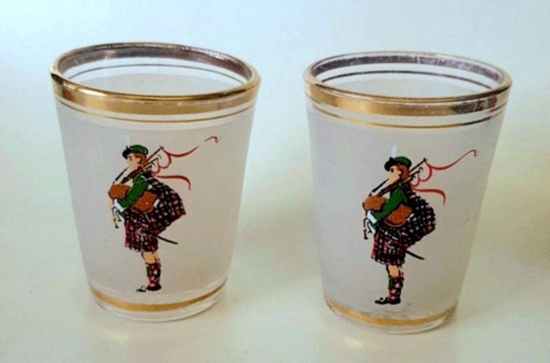 Pair of Vintage Etched Shot Glasses. Scottish Piper. Whisky Shot. - Etsy