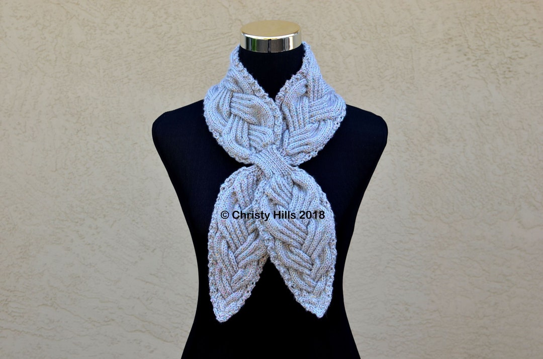 Charming Keyhole Scarf: Cable Knit/vintage/ Stay on Scarf Knitting ...