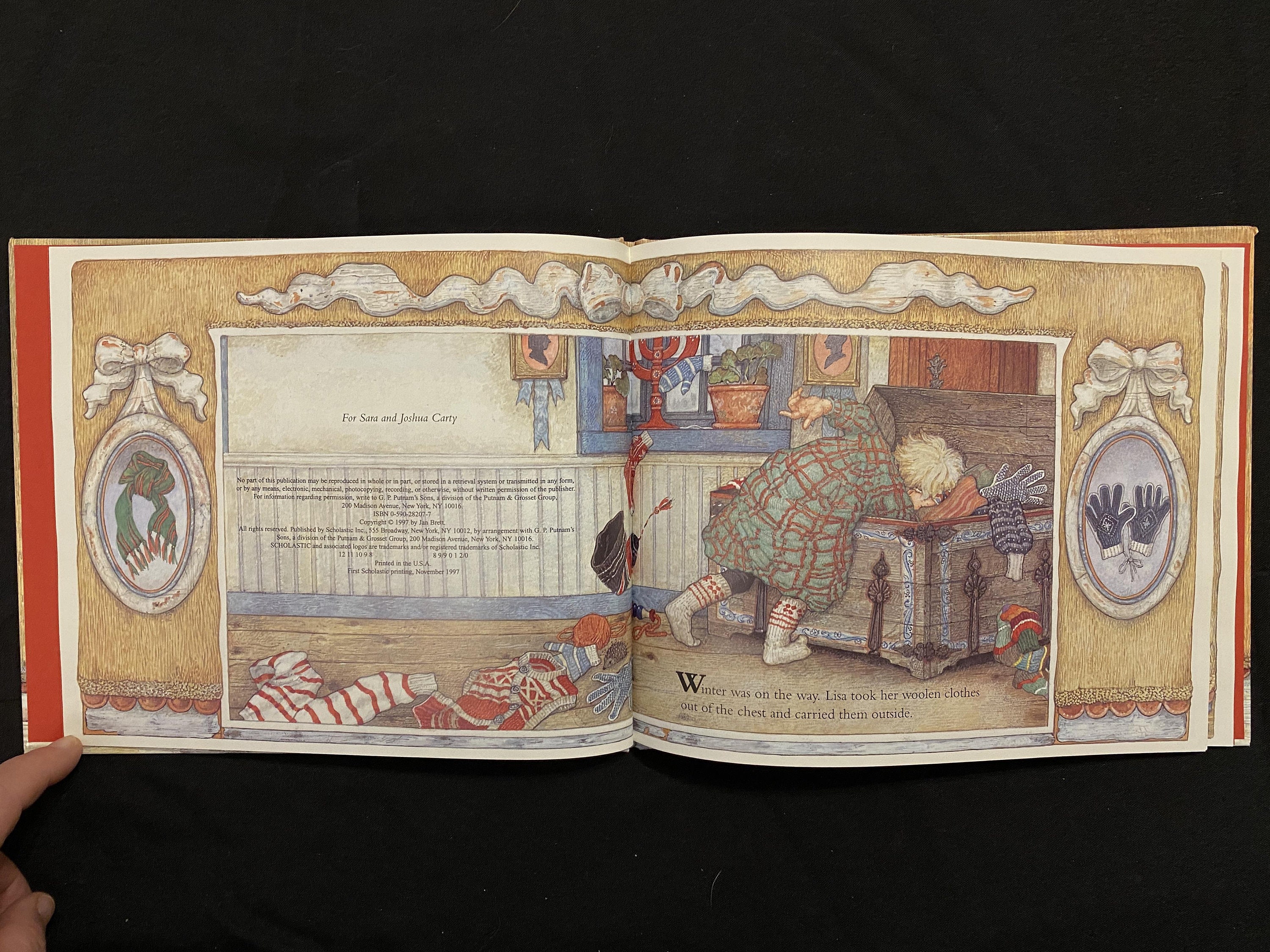 The Hat by Jan Brett, 1997 Hard Cover Scholastic, Inc - Etsy