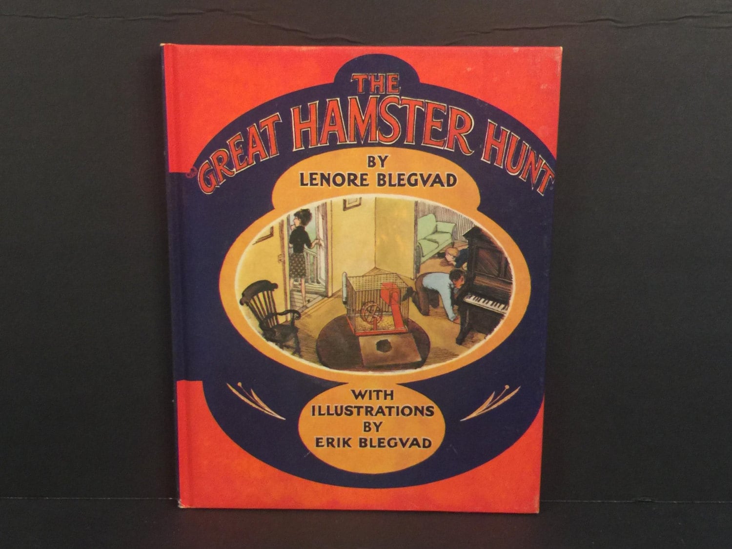 The Great Hamster Hunt by Lenore Blegvad Illustrated by Erik - Etsy