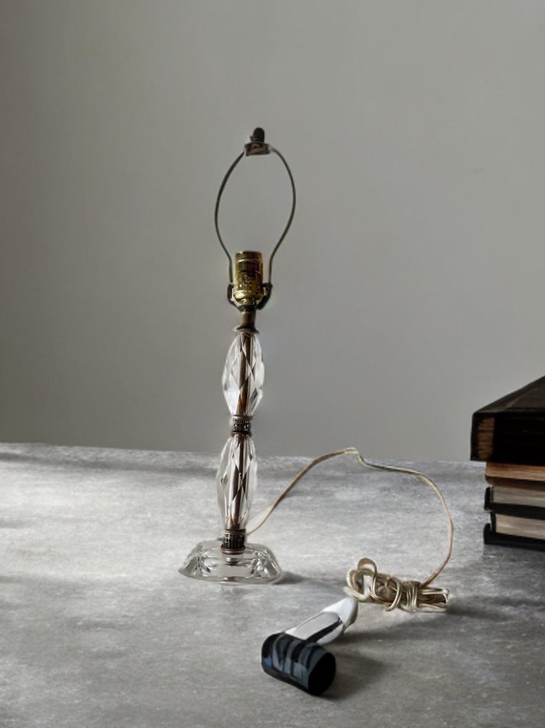 Hollywood Regency Style Light Crystal Clear LEVITON 1980's Table Lamp ...