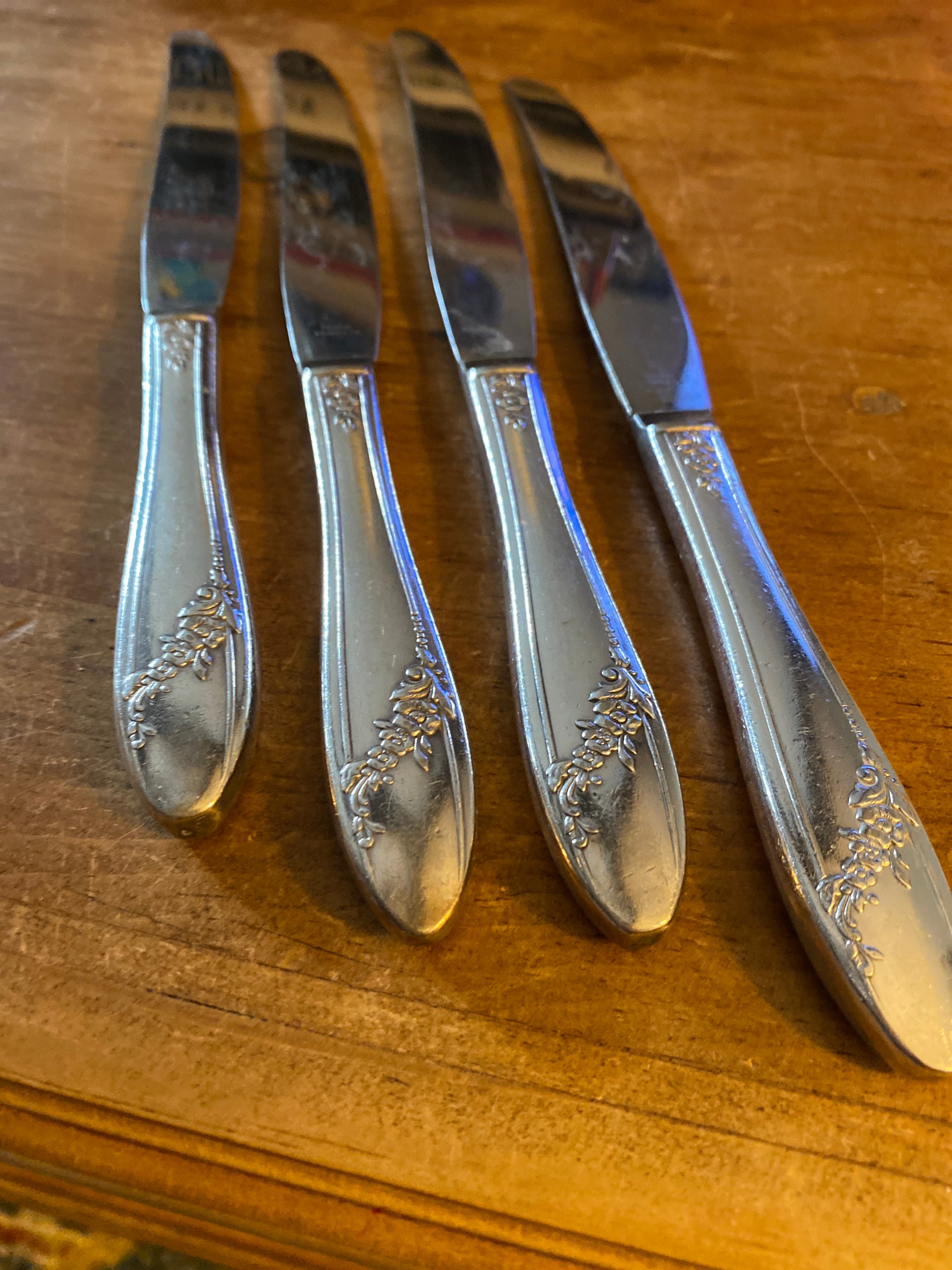 Set of 4 Tudor Silverplate Modern Solid Dinner Knives With Stainless ...