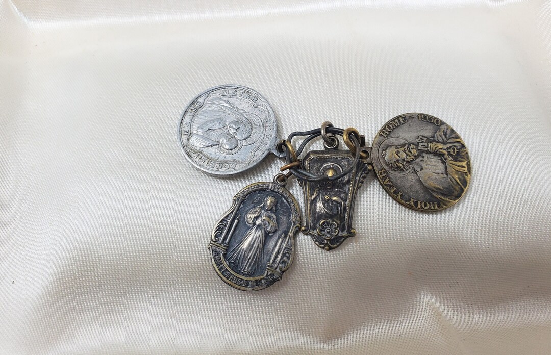 Pope Pius XII Roman Catholic Medal Pendant Collection Set of Four - Etsy